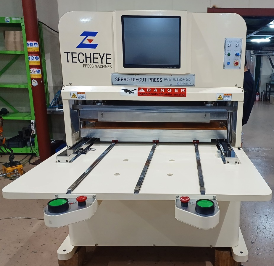 사진 - 서보톰슨프레스 25톤 [타발판 규격 : 650x1000]